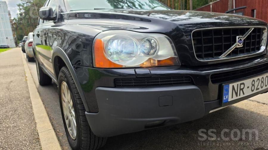 Melns Volvo XC90 2005 Rīga, ar dzinēja tilpumu 2.40 L un nobraukumu 377 tūkst. km par 6000 €, foto 1 vietnē AUTOMOTO.COM.LV