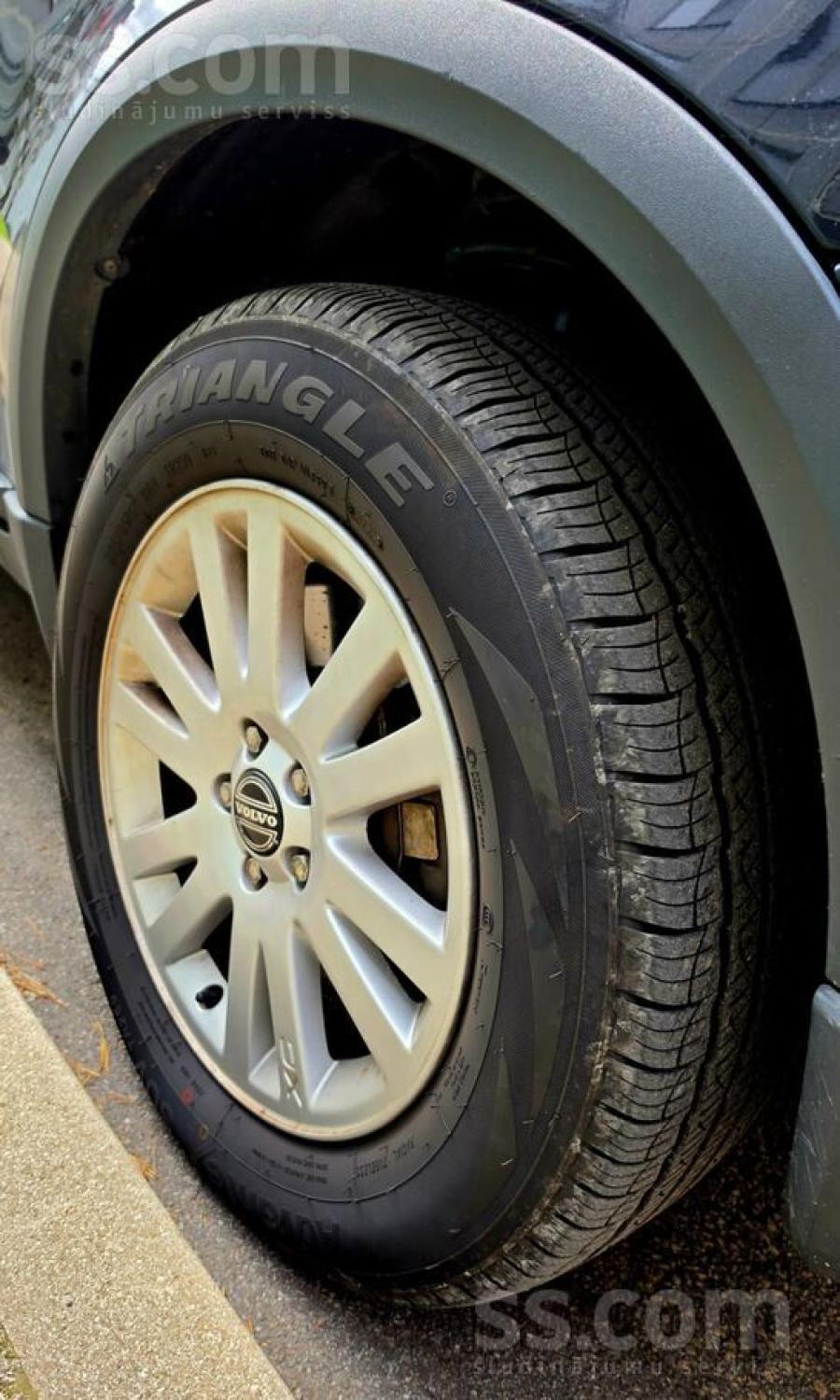 Melns Volvo XC90 2005 Rīga, ar dzinēja tilpumu 2.40 L un nobraukumu 377 tūkst. km par 6000 €, foto 3 vietnē AUTOMOTO.COM.LV