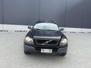Black Volvo XC90 2005 in Siauliai, with an engine capacity of 2.40 L and mileage of 176 thousand km for 2900 €, photo 3 on AUTOMOTO.COM.LV
