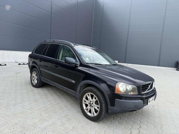 Black Volvo XC90 2005 in Siauliai, with an engine capacity of 2.40 L and mileage of 176 thousand km for 2900 €, photo 4 on AUTOMOTO.COM.LV