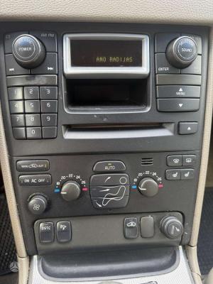 Black Volvo XC90 2005 in Siauliai, with an engine capacity of 2.40 L and mileage of 176 thousand km for 2900 €, photo 20 on AUTOMOTO.COM.LV