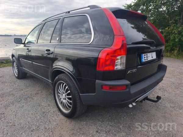 Melns Volvo XC90 2005 Liepāja, ar dzinēja tilpumu 2.40 L un nobraukumu 325 tūkst. km par 4850 €, foto 3 vietnē AUTOMOTO.COM.LV