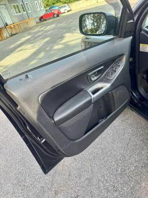 Melns Volvo XC90 2005 Viļņa, ar dzinēja tilpumu 2.40 L un nobraukumu 310 tūkst. km par 3500 €, foto 6 vietnē AUTOMOTO.COM.LV