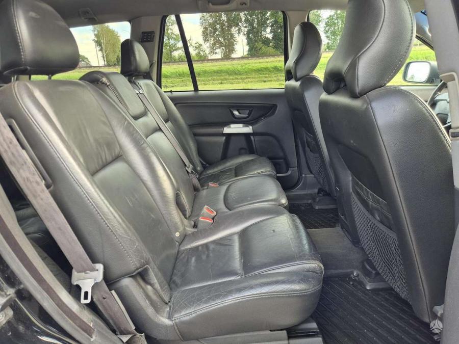 Melns Volvo XC90 2005 Šauļi, ar dzinēja tilpumu 2.40 L un nobraukumu 294 tūkst. km par 2599 €, foto 8 vietnē AUTOMOTO.COM.LV