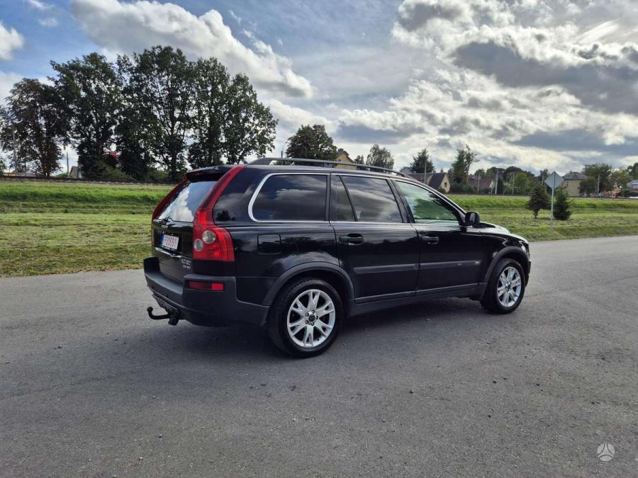 Melns Volvo XC90 2005 Šauļi, ar dzinēja tilpumu 2.40 L un nobraukumu 294 tūkst. km par 2599 €, foto 11 vietnē AUTOMOTO.COM.LV