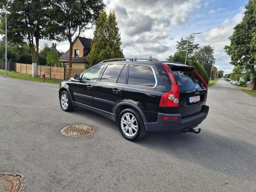 Melns Volvo XC90 2005 Šauļi, ar dzinēja tilpumu 2.40 L un nobraukumu 294 tūkst. km par 2599 €, foto 21 vietnē AUTOMOTO.COM.LV