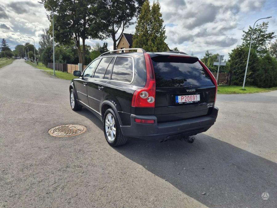 Melns Volvo XC90 2005 Šauļi, ar dzinēja tilpumu 2.40 L un nobraukumu 294 tūkst. km par 2599 €, foto 23 vietnē AUTOMOTO.COM.LV