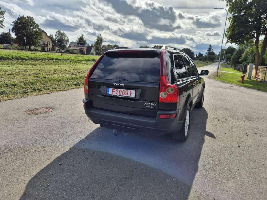 Melns Volvo XC90 2005 Šauļi, ar dzinēja tilpumu 2.40 L un nobraukumu 294 tūkst. km par 2599 €, foto 24 vietnē AUTOMOTO.COM.LV