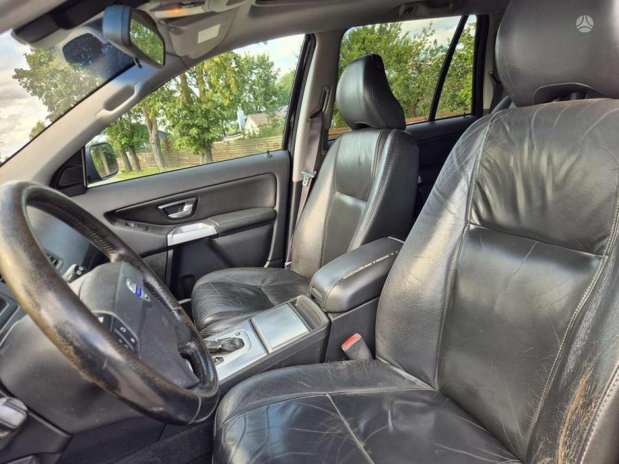 Melns Volvo XC90 2005 Šauļi, ar dzinēja tilpumu 2.40 L un nobraukumu 294 tūkst. km par 2599 €, foto 35 vietnē AUTOMOTO.COM.LV