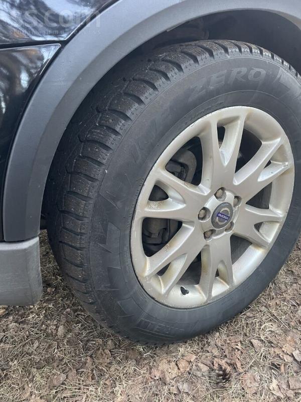 Melns Volvo XC90 2005 Daugavpils, ar dzinēja tilpumu 2.40 L un nobraukumu 420 tūkst. km par 3600 €, foto 4 vietnē AUTOMOTO.COM.LV