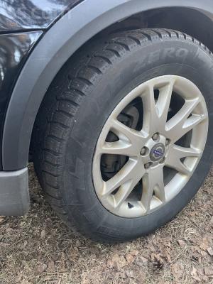 Melns Volvo XC90 2005 Daugavpils, ar dzinēja tilpumu 2.40 L un nobraukumu 420 tūkst. km par 3600 €, foto 4 vietnē AUTOMOTO.COM.LV