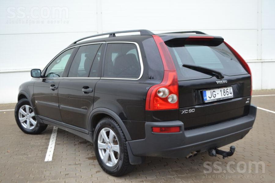 Black Volvo XC90 2005 in Riga, with an engine capacity of 2.40 L and mileage of 429 thousand km for 2450 €, photo 5 on AUTOMOTO.COM.LV