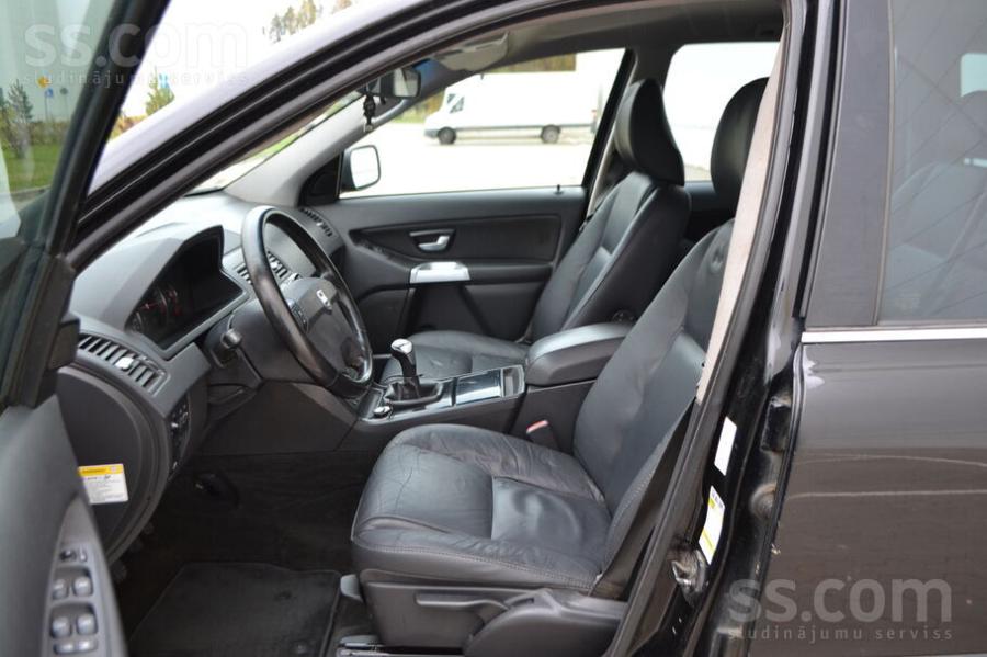 Black Volvo XC90 2005 in Riga, with an engine capacity of 2.40 L and mileage of 429 thousand km for 2450 €, photo 8 on AUTOMOTO.COM.LV