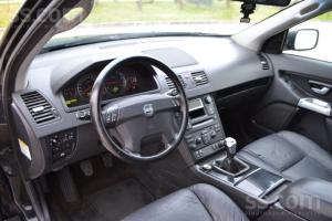 Black Volvo XC90 2005 in Riga, with an engine capacity of 2.40 L and mileage of 429 thousand km for 2450 €, photo 9 on AUTOMOTO.COM.LV