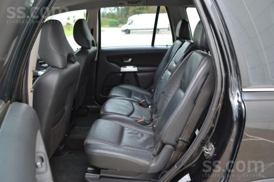 Black Volvo XC90 2005 in Riga, with an engine capacity of 2.40 L and mileage of 429 thousand km for 2450 €, photo 11 on AUTOMOTO.COM.LV