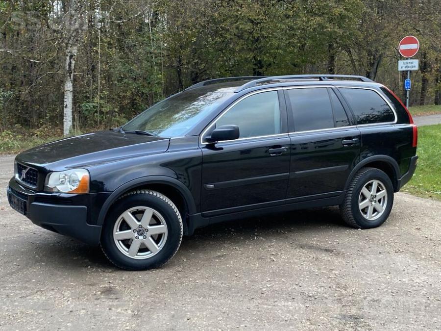 Black Volvo XC90 2005 in Riga, with an engine capacity of 2.40 L and mileage of 300 thousand km for 4100 €, photo 8 on AUTOMOTO.COM.LV