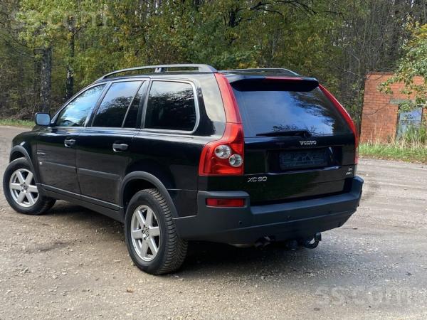 Black Volvo XC90 2005 in Riga, with an engine capacity of 2.40 L and mileage of 300 thousand km for 4100 €, photo 9 on AUTOMOTO.COM.LV