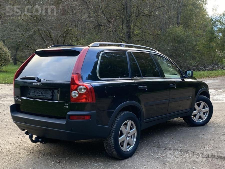 Black Volvo XC90 2005 in Riga, with an engine capacity of 2.40 L and mileage of 300 thousand km for 4100 €, photo 10 on AUTOMOTO.COM.LV