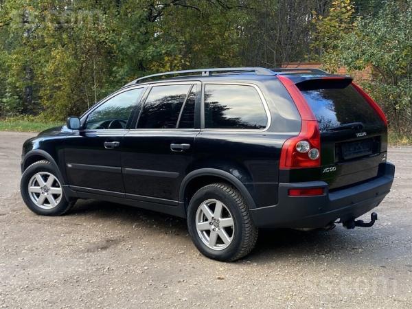 Black Volvo XC90 2005 in Riga, with an engine capacity of 2.40 L and mileage of 300 thousand km for 4100 €, photo 11 on AUTOMOTO.COM.LV
