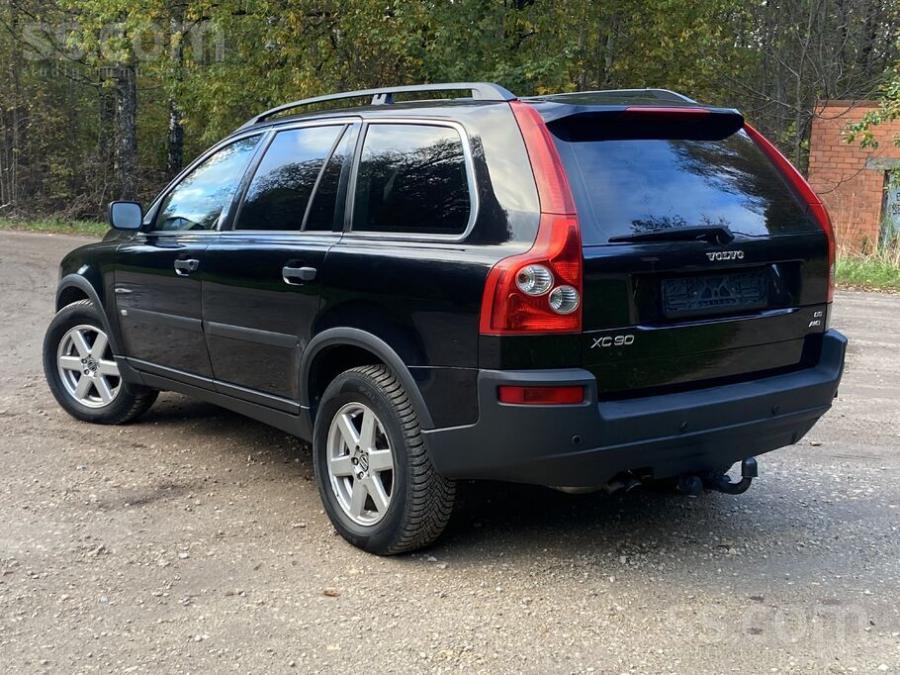 Black Volvo XC90 2005 in Riga, with an engine capacity of 2.40 L and mileage of 300 thousand km for 4100 €, photo 13 on AUTOMOTO.COM.LV