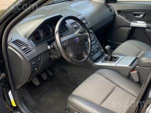 Black Volvo XC90 2005 in Riga, with an engine capacity of 2.40 L and mileage of 300 thousand km for 4100 €, photo 16 on AUTOMOTO.COM.LV
