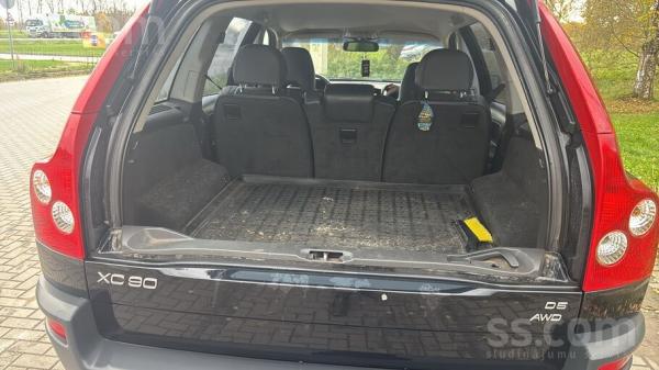 Melns Volvo XC90 2005 Jēkabpils, ar dzinēja tilpumu 2.40 L un nobraukumu 310 tūkst. km par 3000 €, foto 10 vietnē AUTOMOTO.COM.LV