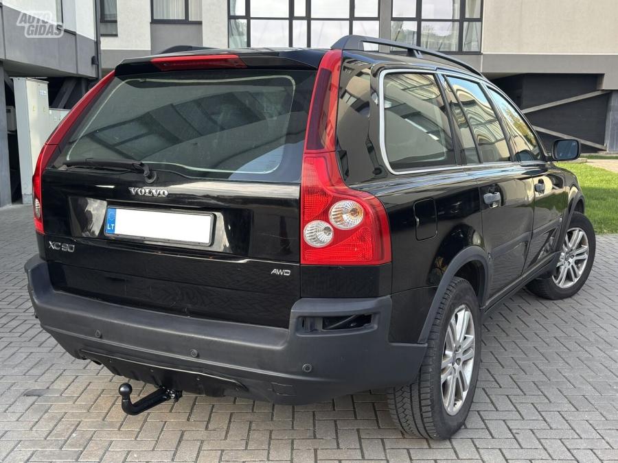 Black Volvo XC90 2005 in Kaunas, with an engine capacity of 2.40 L and mileage of 400 thousand km for 2000 €, photo 4 on AUTOMOTO.COM.LV