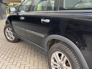 Black Volvo XC90 2005 in Kaunas, with an engine capacity of 2.40 L and mileage of 400 thousand km for 2000 €, photo 6 on AUTOMOTO.COM.LV