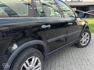 Black Volvo XC90 2005 in Kaunas, with an engine capacity of 2.40 L and mileage of 400 thousand km for 2000 €, photo 7 on AUTOMOTO.COM.LV
