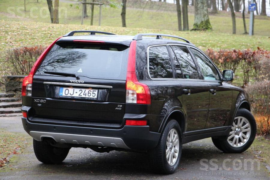 Black Volvo XC90 2006 in Riga, with an engine capacity of 2.40 L and mileage of 250 thousand km for 7450 €, photo 6 on AUTOMOTO.COM.LV