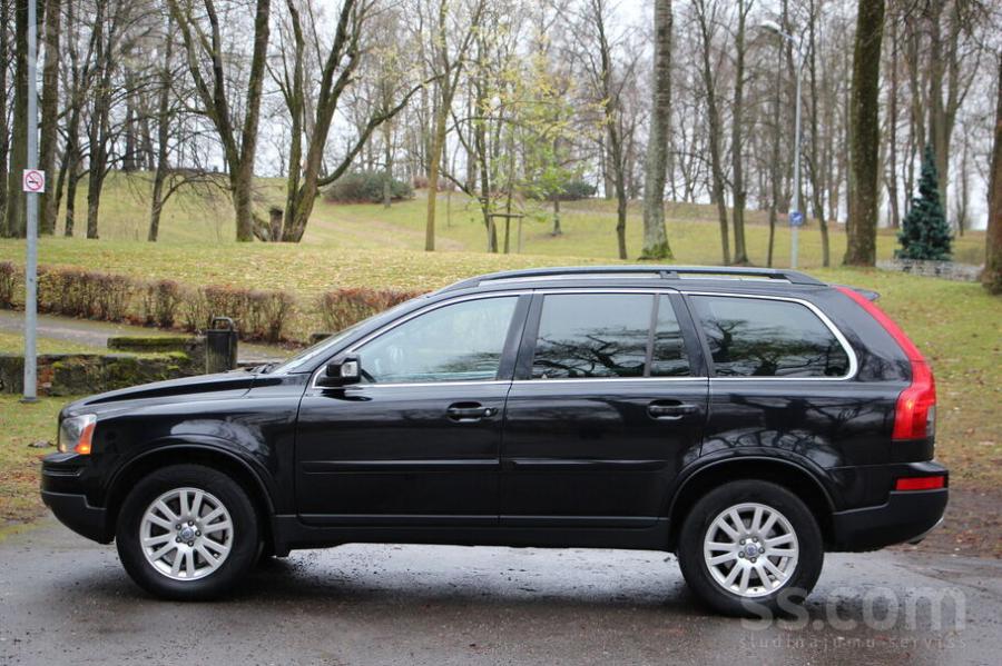 Black Volvo XC90 2006 in Riga, with an engine capacity of 2.40 L and mileage of 250 thousand km for 7450 €, photo 8 on AUTOMOTO.COM.LV