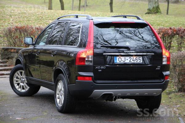 Black Volvo XC90 2006 in Riga, with an engine capacity of 2.40 L and mileage of 250 thousand km for 6990 €, photo 5 on AUTOMOTO.COM.LV