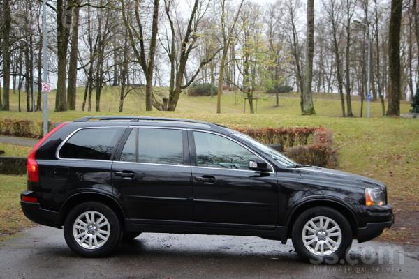Black Volvo XC90 2006 in Riga, with an engine capacity of 2.40 L and mileage of 250 thousand km for 6990 €, photo 7 on AUTOMOTO.COM.LV