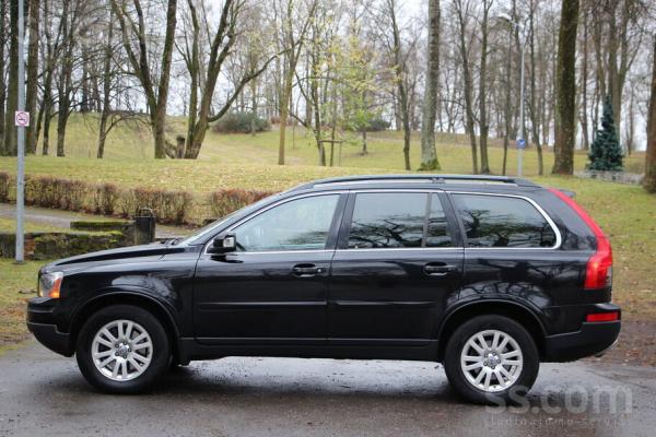 Black Volvo XC90 2006 in Riga, with an engine capacity of 2.40 L and mileage of 250 thousand km for 6990 €, photo 8 on AUTOMOTO.COM.LV
