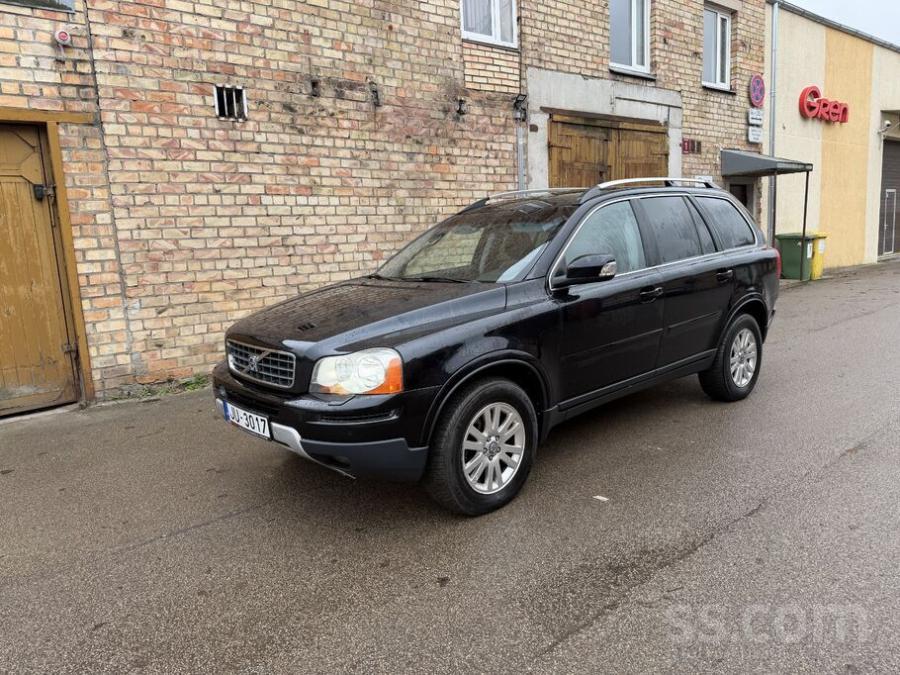 Black Volvo XC90 2006 in Jelgava, with an engine capacity of 2.40 L and mileage of 0 thousand km for 3850 €, photo 3 on AUTOMOTO.COM.LV