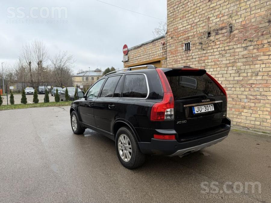 Black Volvo XC90 2006 in Jelgava, with an engine capacity of 2.40 L and mileage of 0 thousand km for 3850 €, photo 5 on AUTOMOTO.COM.LV