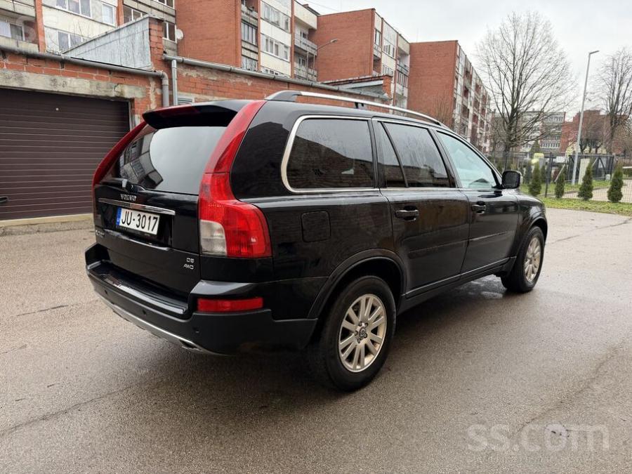 Black Volvo XC90 2006 in Jelgava, with an engine capacity of 2.40 L and mileage of 0 thousand km for 3850 €, photo 6 on AUTOMOTO.COM.LV