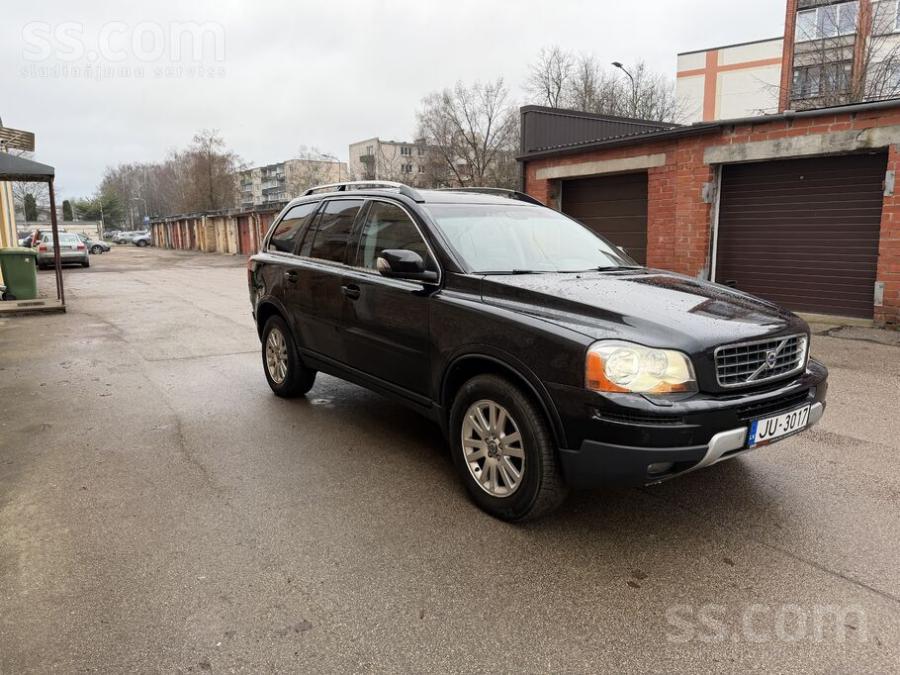 Black Volvo XC90 2006 in Jelgava, with an engine capacity of 2.40 L and mileage of 0 thousand km for 3850 €, photo 7 on AUTOMOTO.COM.LV
