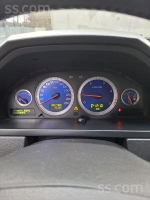 Melns Volvo XC90 2006 Jelgava, ar dzinēja tilpumu 2.40 L un nobraukumu 386 tūkst. km par 7300 €, foto 5 vietnē AUTOMOTO.COM.LV
