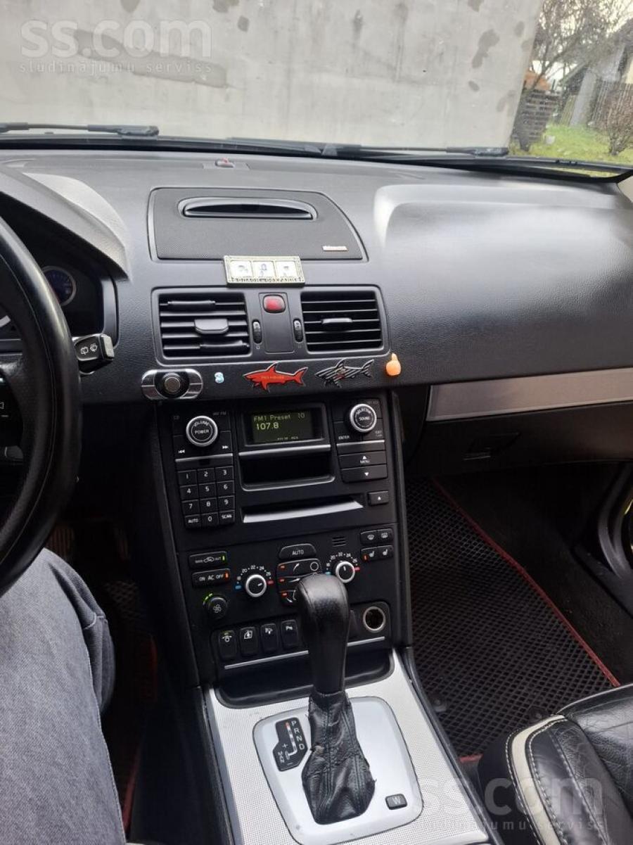 Melns Volvo XC90 2006 Jelgava, ar dzinēja tilpumu 2.40 L un nobraukumu 386 tūkst. km par 7300 €, foto 6 vietnē AUTOMOTO.COM.LV