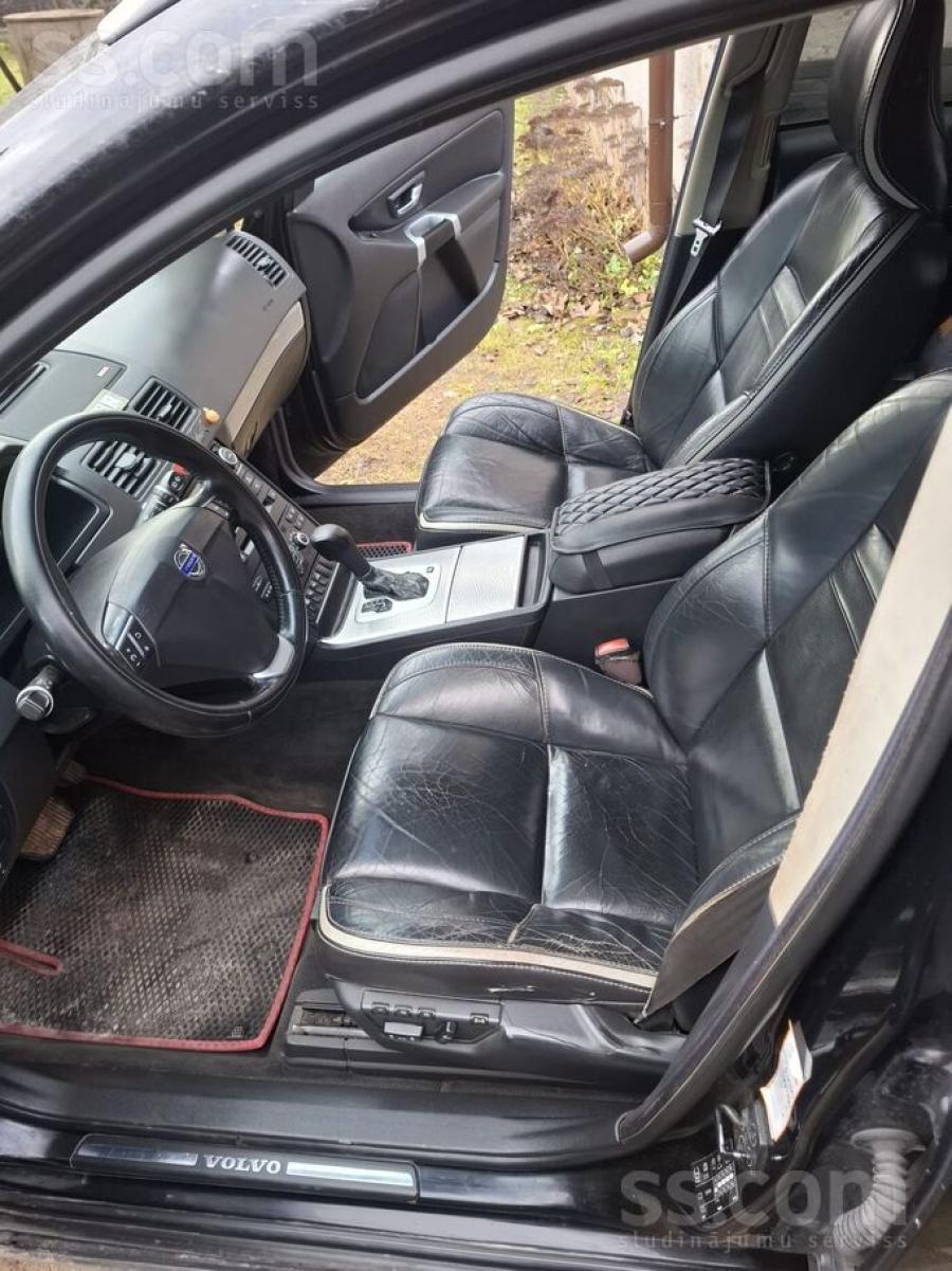 Melns Volvo XC90 2006 Jelgava, ar dzinēja tilpumu 2.40 L un nobraukumu 386 tūkst. km par 7300 €, foto 7 vietnē AUTOMOTO.COM.LV