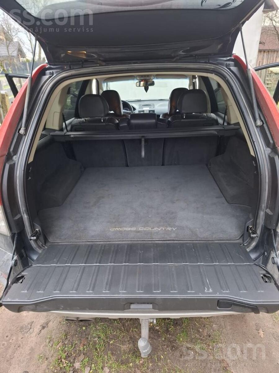 Melns Volvo XC90 2006 Jelgava, ar dzinēja tilpumu 2.40 L un nobraukumu 386 tūkst. km par 7300 €, foto 12 vietnē AUTOMOTO.COM.LV