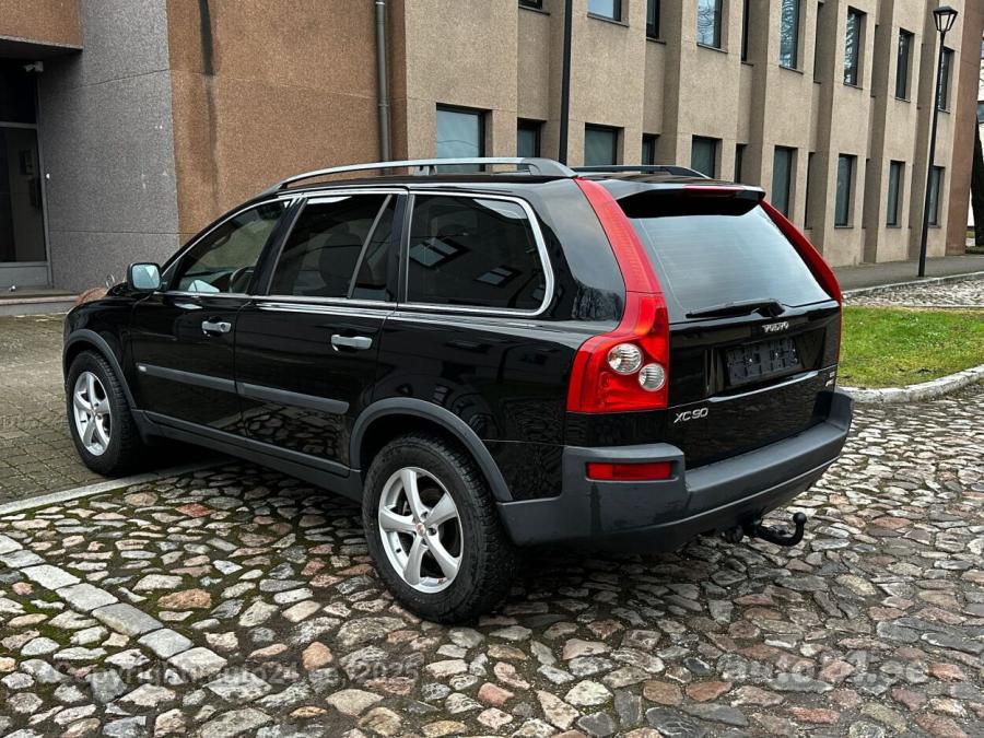Melns Volvo XC90 2006 Paide, ar dzinēja tilpumu 2.40 L un nobraukumu 317 tūkst. km par 5990 €, foto 5 vietnē AUTOMOTO.COM.LV