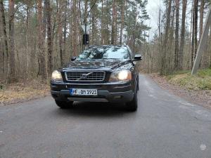 Melns Volvo XC90 2006 Viļņa, ar dzinēja tilpumu 2.40 L un nobraukumu 340 tūkst. km par 5999 €, foto  vietnē AUTOMOTO.COM.LV