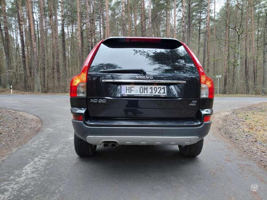 Melns Volvo XC90 2006 Viļņa, ar dzinēja tilpumu 2.40 L un nobraukumu 340 tūkst. km par 5999 €, foto 3 vietnē AUTOMOTO.COM.LV