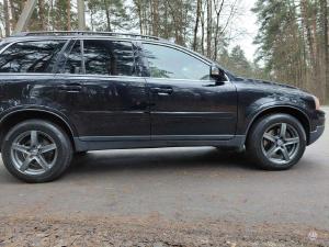 Melns Volvo XC90 2006 Viļņa, ar dzinēja tilpumu 2.40 L un nobraukumu 340 tūkst. km par 5999 €, foto 5 vietnē AUTOMOTO.COM.LV