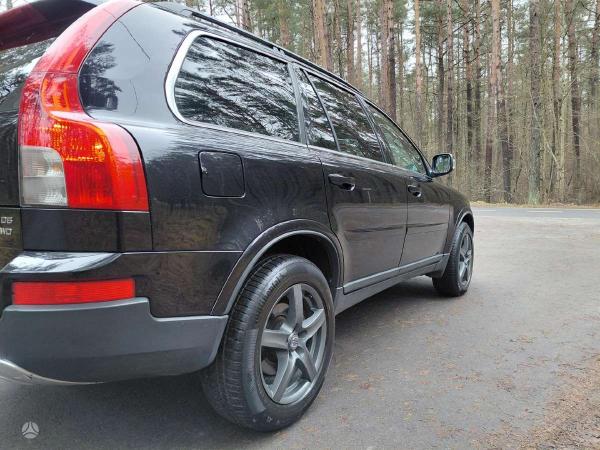 Melns Volvo XC90 2006 Viļņa, ar dzinēja tilpumu 2.40 L un nobraukumu 340 tūkst. km par 5999 €, foto 6 vietnē AUTOMOTO.COM.LV