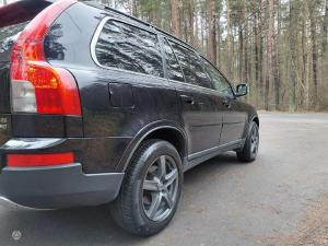 Melns Volvo XC90 2006 Viļņa, ar dzinēja tilpumu 2.40 L un nobraukumu 340 tūkst. km par 5999 €, foto 6 vietnē AUTOMOTO.COM.LV