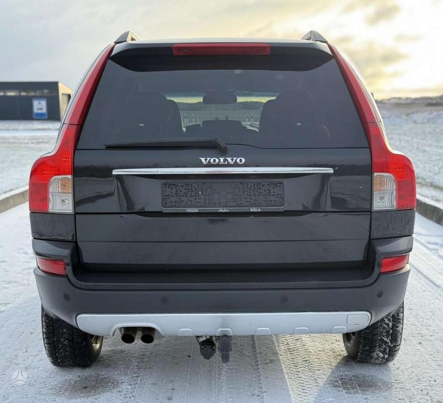 Black Volvo XC90 2006 in Raseiniai, with an engine capacity of 2.40 L and mileage of 225 thousand km for 6950 €, photo 15 on AUTOMOTO.COM.LV