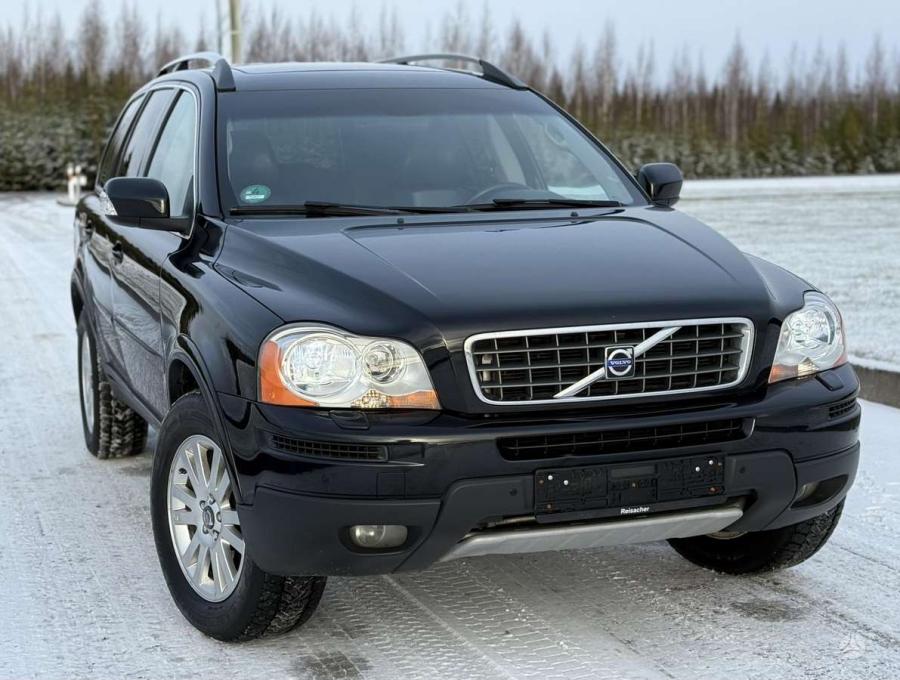 Black Volvo XC90 2006 in Raseiniai, with an engine capacity of 2.40 L and mileage of 225 thousand km for 6950 €, photo 17 on AUTOMOTO.COM.LV